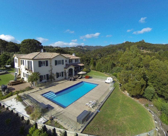 Large Grassmere Swimming Pool - Concrete Pool Systems